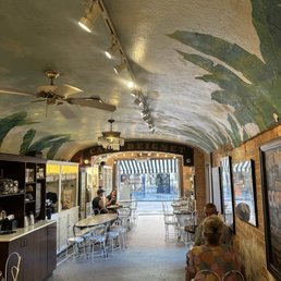 CAFE BEIGNET, ROYAL STREET - Updated April 2026 - 4221 Photos & 3481 ...