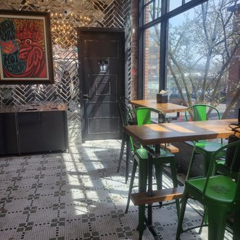 ROOSTER’S NASHVILLE HOT CHICKEN - Updated September 2024 - 124 Photos ...