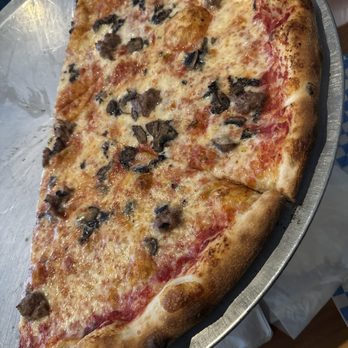 HUNGRY SASQUATCH - Updated July 2024 - 50 Photos & 74 Reviews - 2106 ...