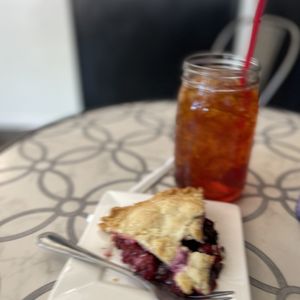 HOPS & HOGS COUNTRY SMOKEHOUSE - Updated April 2025 - 88 Photos & 74 ...