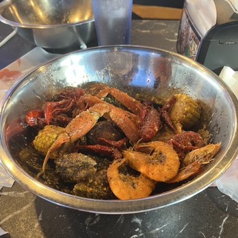 Cravin crawfish store