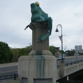 THE FROG BRIDGE - Updated December 2025 - 28 Photos - South St ...