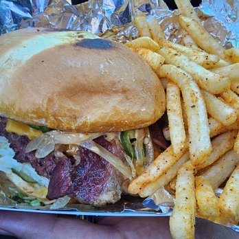 BUSSIN BUNS - Updated December 2025 - 17 Photos & 17 Reviews ...