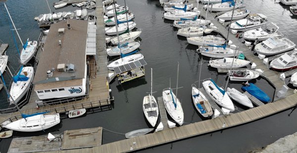 THE CHOWDER BARGE - 829 Photos & 494 Reviews - 611 N Henry Ford Ave ...