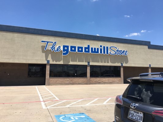 GOODWILL STORE - ALTAMESA - Updated December 2025 - 10 Photos & 14 ...