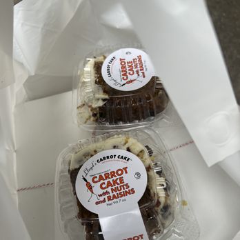 LLOYD’S CARROT CAKE - Updated October 2024 - 183 Photos & 245 Reviews ...