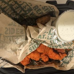 WINGSTOP - Updated December 2025 - 28 Photos - 1812 Broadway Ave ...
