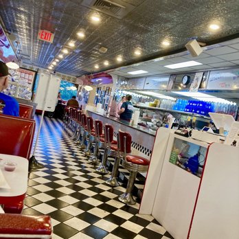 62 CLASSIC’ DINER - Updated December 2025 - 38 Photos & 46 Reviews ...