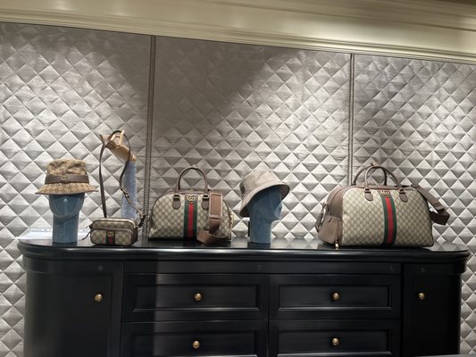 GUCCI - Updated October 2025 - 51 Photos & 35 Reviews - Via Condotti 6 ...