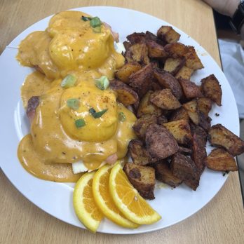 SHA SWIRL CAFE & BAKERY - Updated December 2025 - 65 Photos & 33 ...