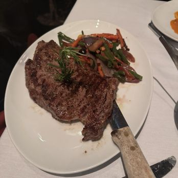 MODERN ON THE RAILS - Updated September 2025 - 245 Photos & 305 Reviews - 1 Station Plz ...