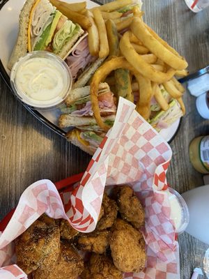 ROUNDABOUT GRILL - Updated December 2024 - 148 Photos & 168 Reviews ...