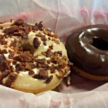 DAILY DONUTS - Updated October 2025 - 137 Photos & 186 Reviews - 1067 S ...