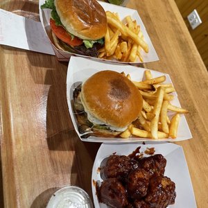 HAPPY BITES BURGER & WINGS - 156 Photos & 209 Reviews - Burgers - 8021 ...