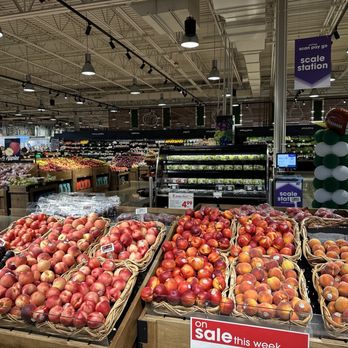 MARKET DISTRICT - Updated November 2025 - 50 Photos & 20 Reviews - 744 ...