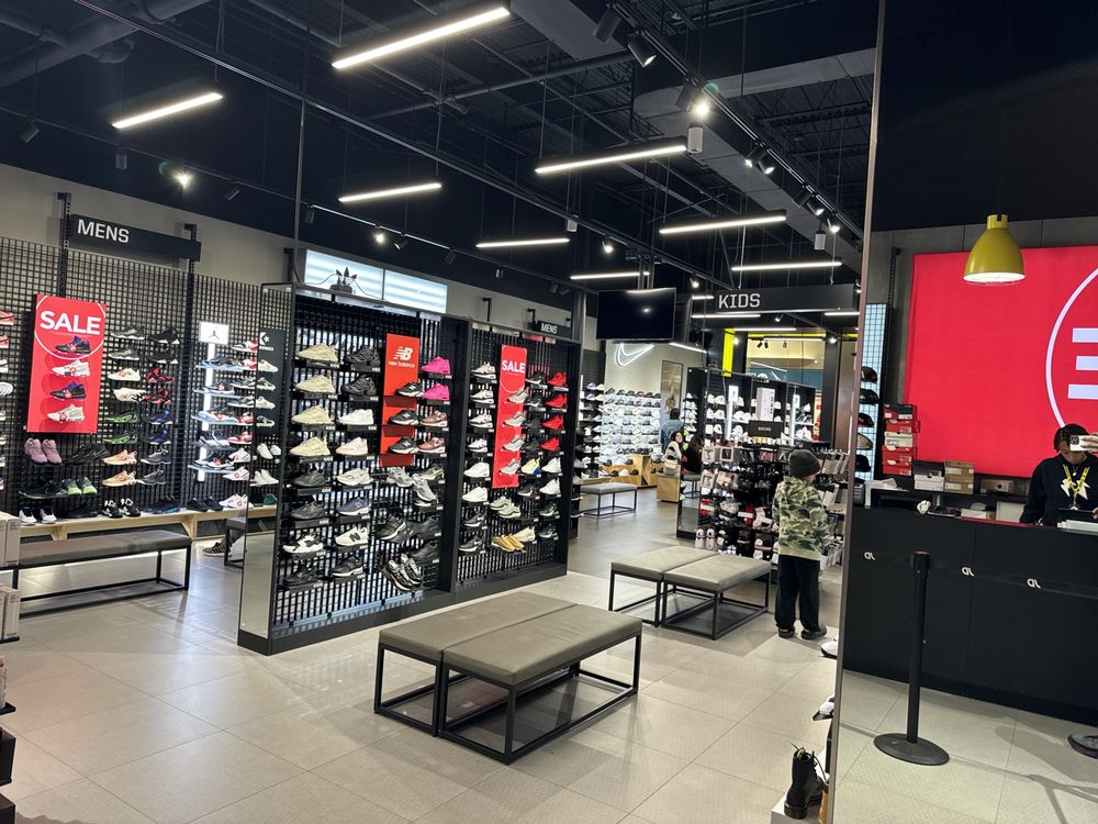 FINISH LINE - Updated January 2025 - 2000 Willowbrook Dr, Houston ...