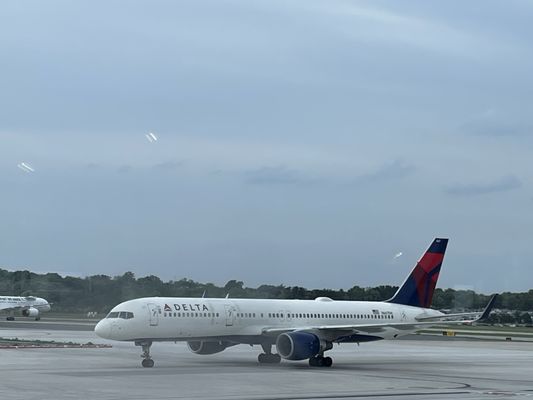 BWI THURGOOD MARSHALL AIRPORT - CONCOURSE D - Updated October 2024 ...