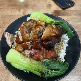 FAMOUS KITCHEN - Updated December 2025 - 373 Photos & 193 Reviews ...