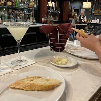 HAMILTON WALKER’S - Seafood Restaurant - 201 N Neil St, Champaign ...