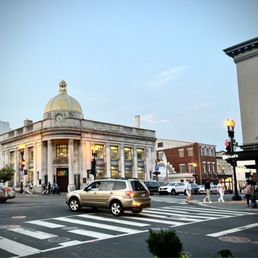 CLYDE’S OF GEORGETOWN - Updated December 2025 - 1610 Photos & 1628 ...