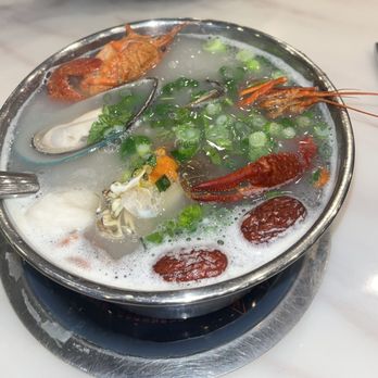 U & ME REVOLVING HOT POT - Updated August 2024 - 939 Photos & 509 ...