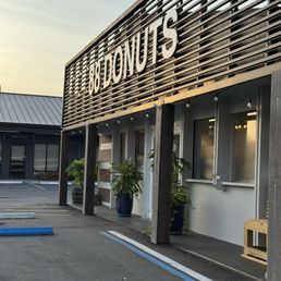 88 DONUTS BAKERY CAFE - Updated November 2025 - 68 Photos & 43 Reviews ...