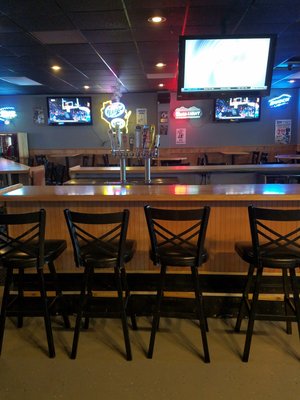 SLUGGERS SPORTS BAR & GRILL - Updated November 2025 - 2222 E Northland ...