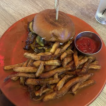 MISFIT KITCHEN - Updated December 2025 - 147 Photos & 79 Reviews - 111 ...