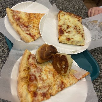 BELLA PAZZA PIZZERIA - Updated January 2026 - 10 Photos & 15 Reviews ...