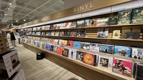 BARNES & NOBLE - Updated January 2026 - 32 Photos - 775 NW Gilman Blvd ...