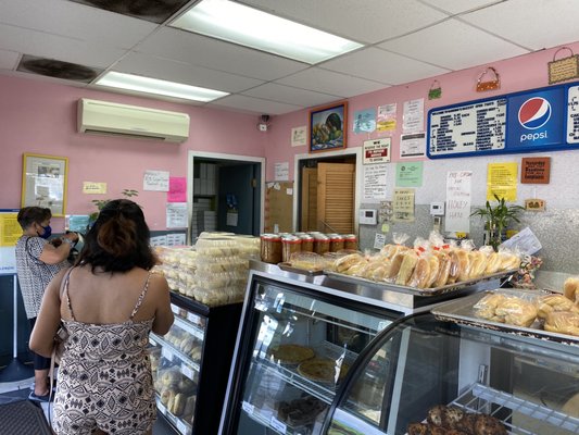 NANDING’S BAKERY - 431 Photos & 353 Reviews - 94-216 Farrington Hwy ...