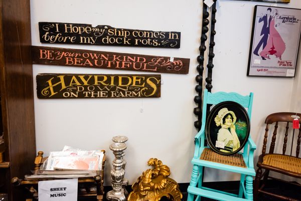 MEMORY LANE, ANTIQUES GIFTS & COLLECTIBLES - Updated January 2026 - 22 ...