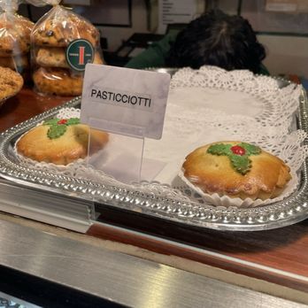 ISGRO PASTRIES - Updated December 2025 - 718 Photos & 619 Reviews ...