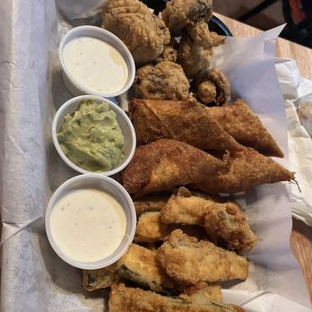 SPECTATORS SPORTS BAR & GRILL - Updated January 2026 - 72 Photos & 104 ...