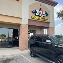 375 SOCIAL KITCHEN - Updated November 2024 - 481 Photos & 252 Reviews ...