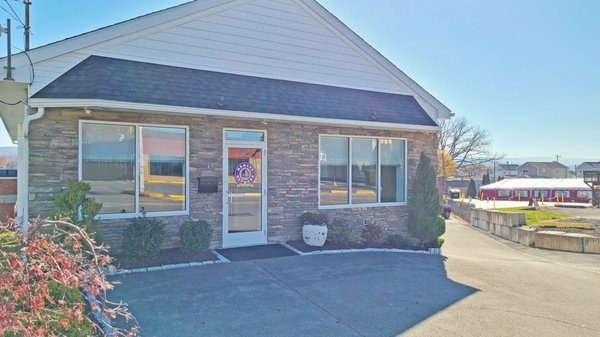 REALTY NETWORK GROUP - Updated December 2025 - 16 Photos - 222 Northern ...