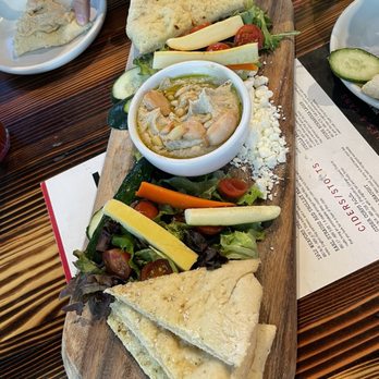 BARNYARD CRAFTHOUSE & EATERY - Updated April 2025 - 370 Photos & 432 ...