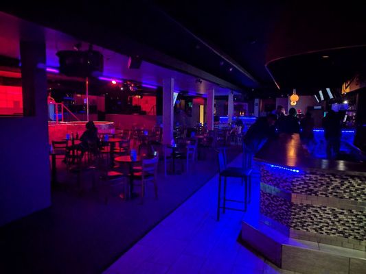 SILVERS LOUNGE - Updated December 2025 - 3983 Seminole Street, Windsor ...