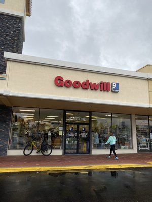 GOODWILL BOCA BOUTIQUE & DONATION CENTER - 30 Photos & 31 Reviews ...