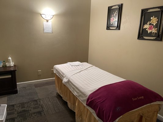 FOOT LOUNGE - Updated December 2025 - 12 Photos & 19 Reviews - 983 S ...