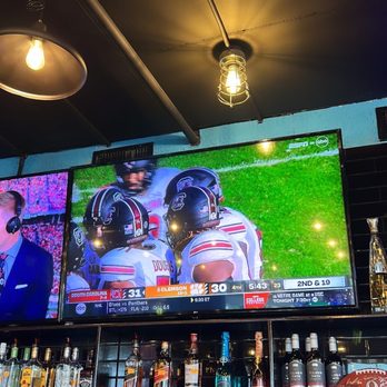 TEN58 SPORTS BAR AND LOUNGE - Updated July 2024 - 56 Photos & 28 Reviews - 430 W 4th St ...