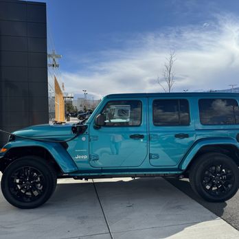 LITHIA CHRYSLER JEEP OF RENO - Updated December 2025 - 107 Photos & 329 ...