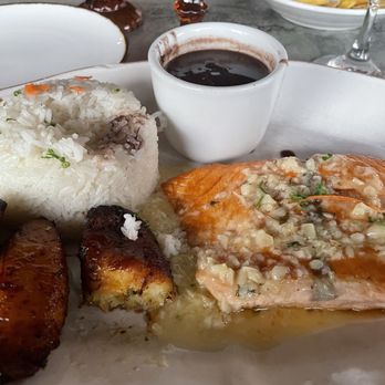 ISLA CUBAN-LATÍN KITCHEN & RUM BAR - Updated August 2024 - 3233 Photos ...