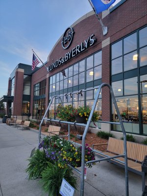 LUNDS & BYERLYS - Updated December 2024 - 41 Photos & 21 Reviews - 3455 Vicksburg Ln N, Plymouth ...