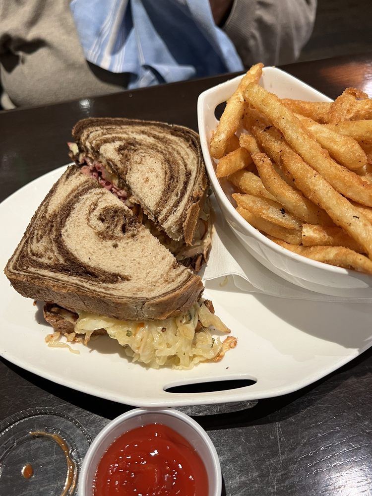 TEN 01 SOCIAL - Updated June 2025 - 98 Photos & 38 Reviews - 1001 ...