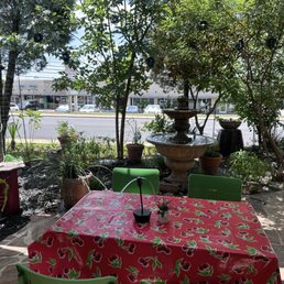 CHEZ ZEE AMERICAN BISTRO - Updated October 2024 - 825 Photos & 1114 ...