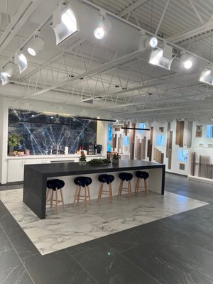 DALTILE SHOWROOM & DESIGN STUDIO - Updated December 2025 - 2424 S Lamar ...