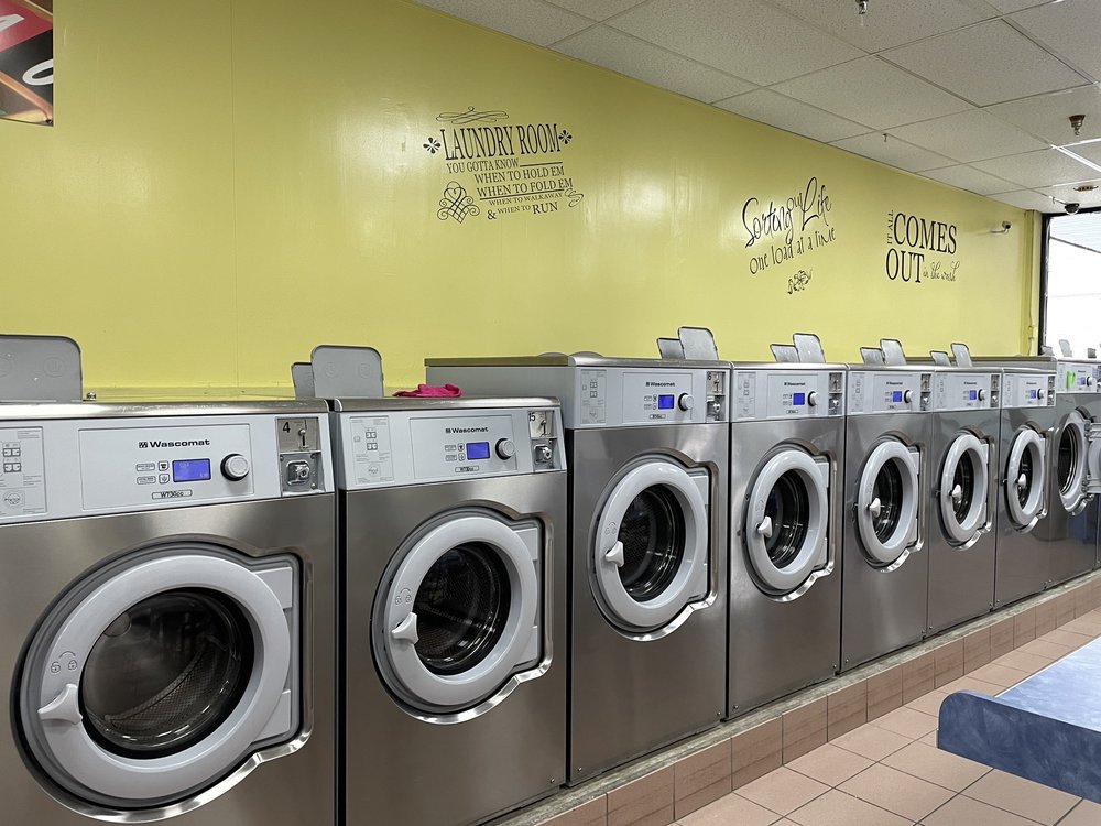 CORNER LAUNDROMAT - Updated October 2025 - 42 Photos & 13 Reviews - 738 ...