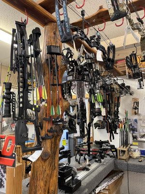 THE HUNTING CORNER - Updated October 2025 - 34 Photos - 36 14 Us-24 ...