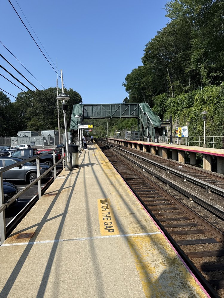 COLD SPRING HARBOR TRAIN STATION LIRR - Updated March 2026 - 10 Photos ...
